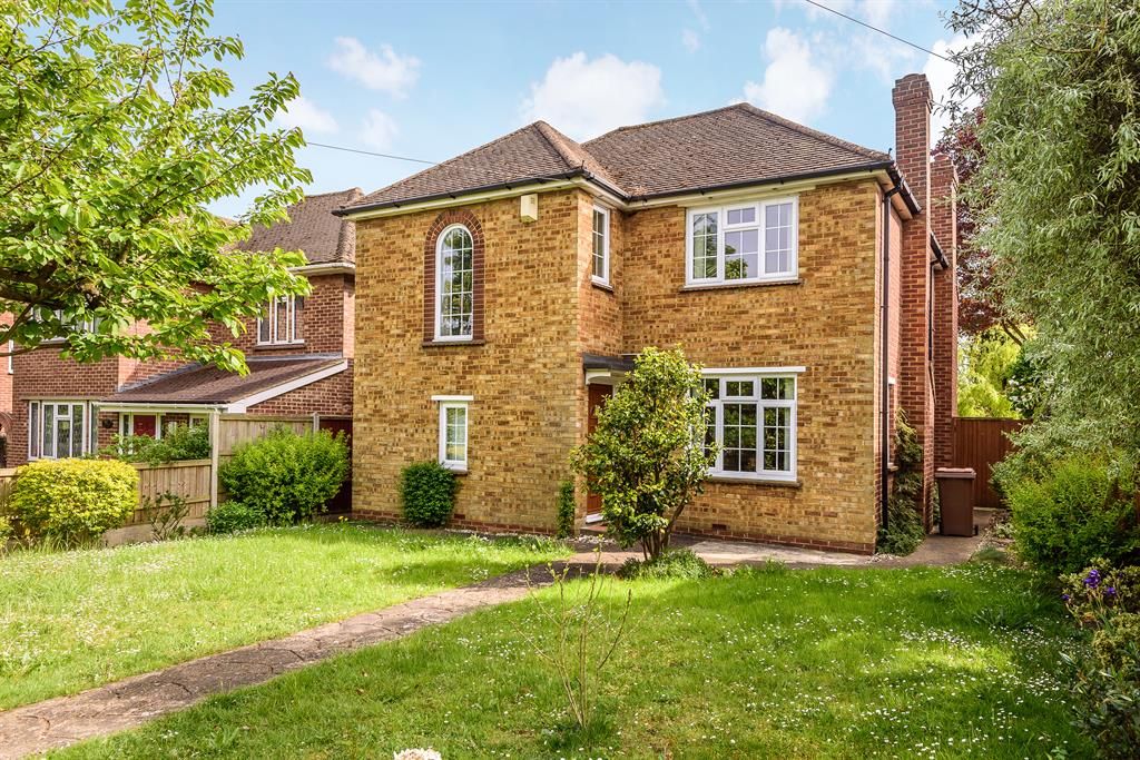 3 Bed Detached House For Sale In Watling Street Strood Rochester Me2