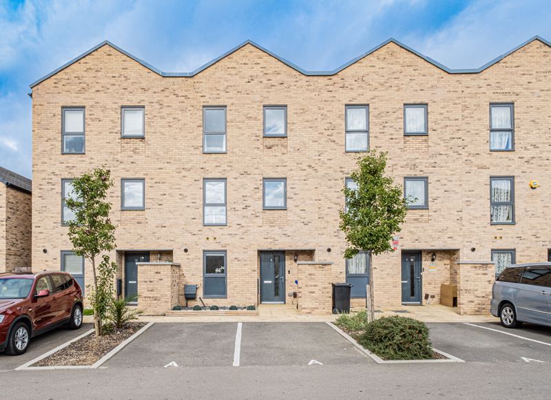 5 bed terraced house for sale in Lange Road, Harrow HA2 - Zoopla