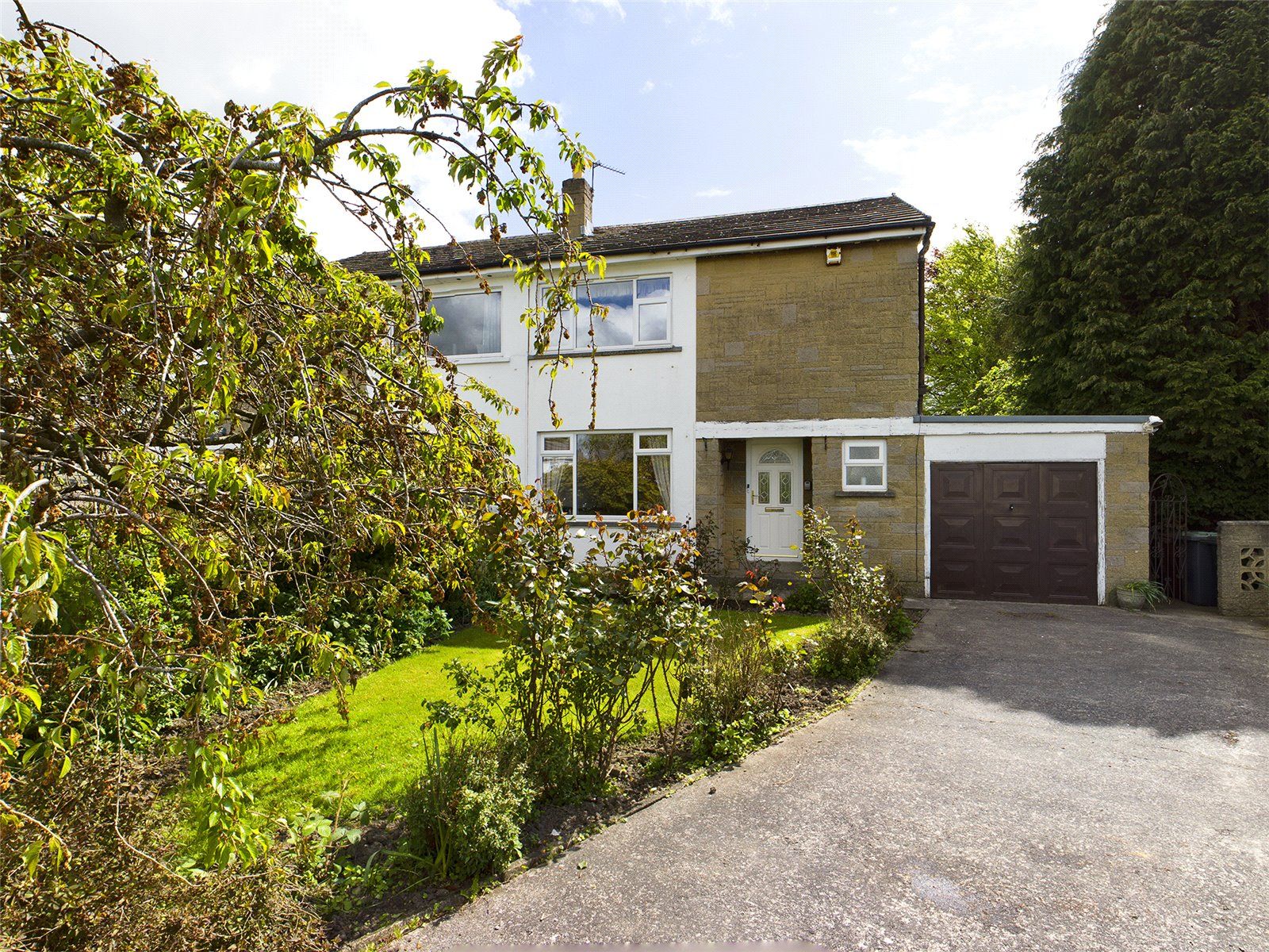 3 Bed Semi Detached House For Sale In Sellerdale Drive Wyke Bradford