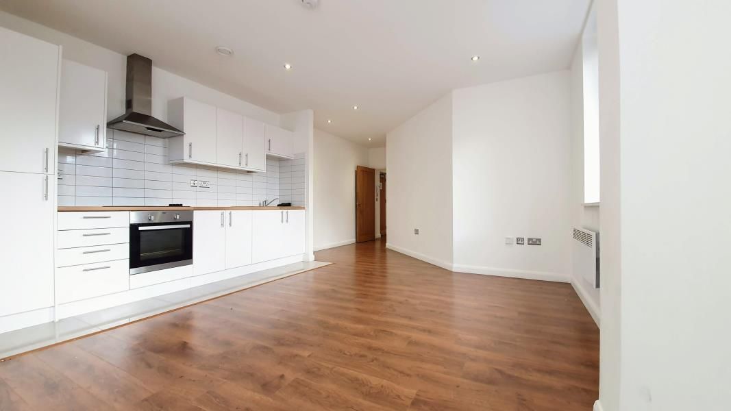 2 bed flat to rent in Threadneedle House, Alcester Street, Redditch B98 ...
