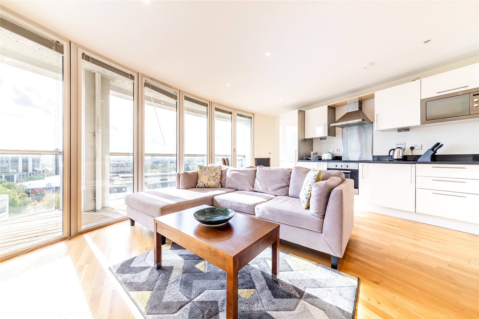 1 bed flat for sale in Trinity Tower, 28 Quadrant Walk, London E14 - Zoopla