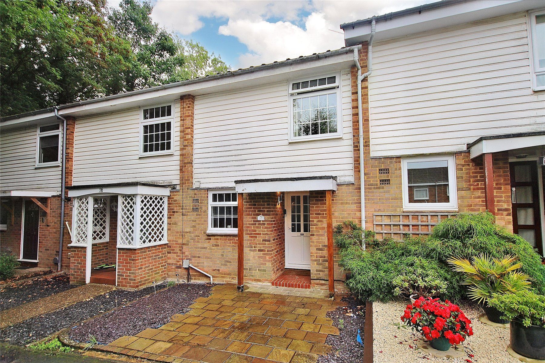 3 bed terraced house for sale in Knaphill, Woking, Surrey GU21 - Zoopla