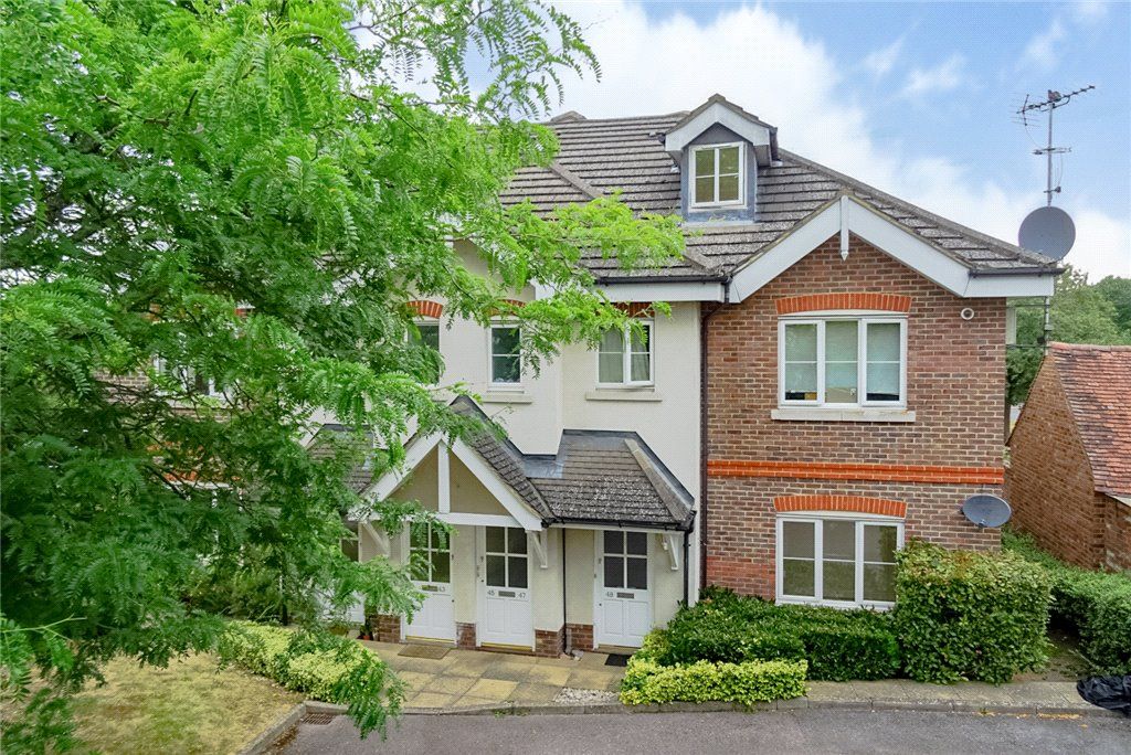 2 Bed Maisonette For Sale In Kennel Lane Bracknell Berkshire Rg42