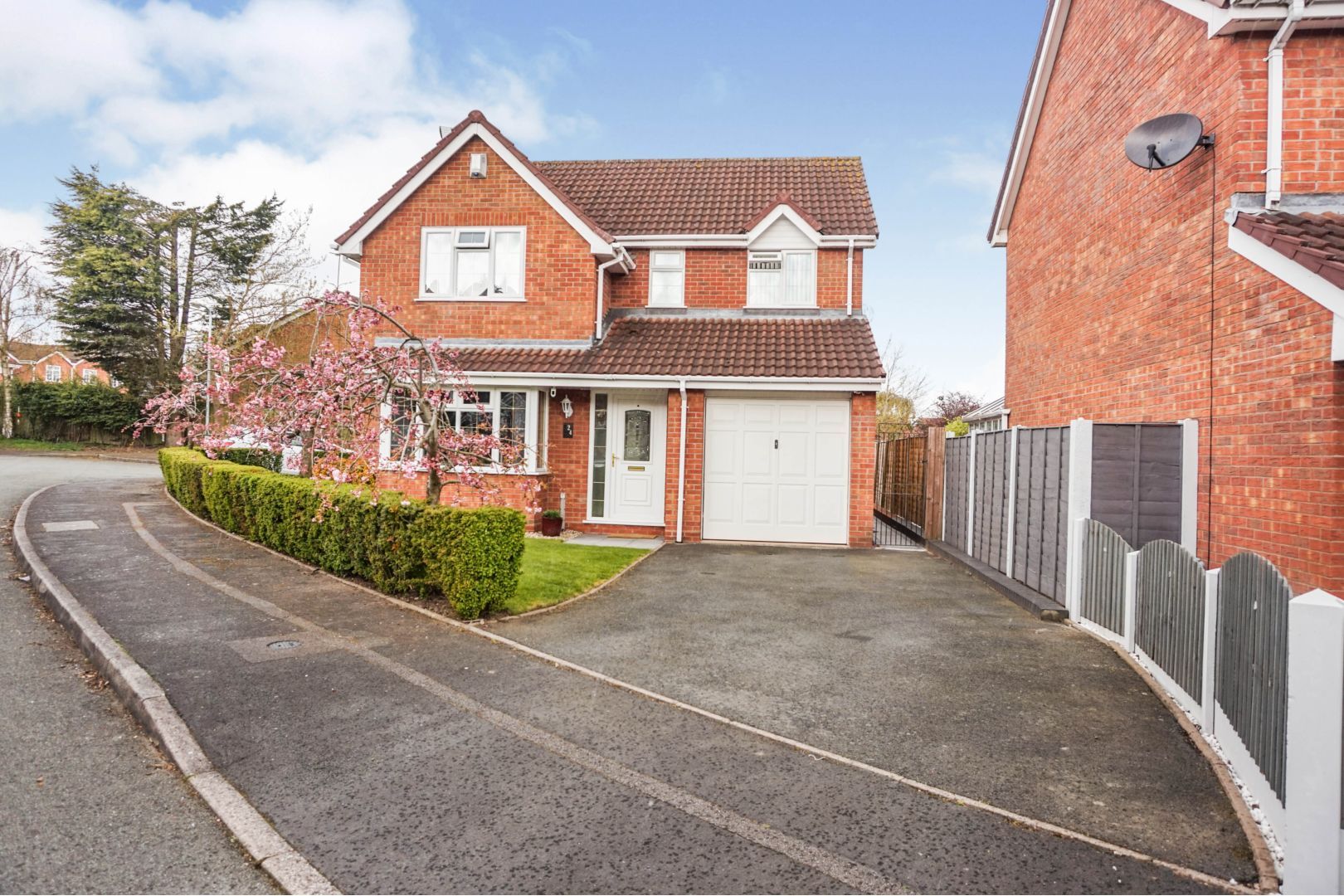 4 bed detached house for sale in Honeysuckle Drive, Featherstone ...