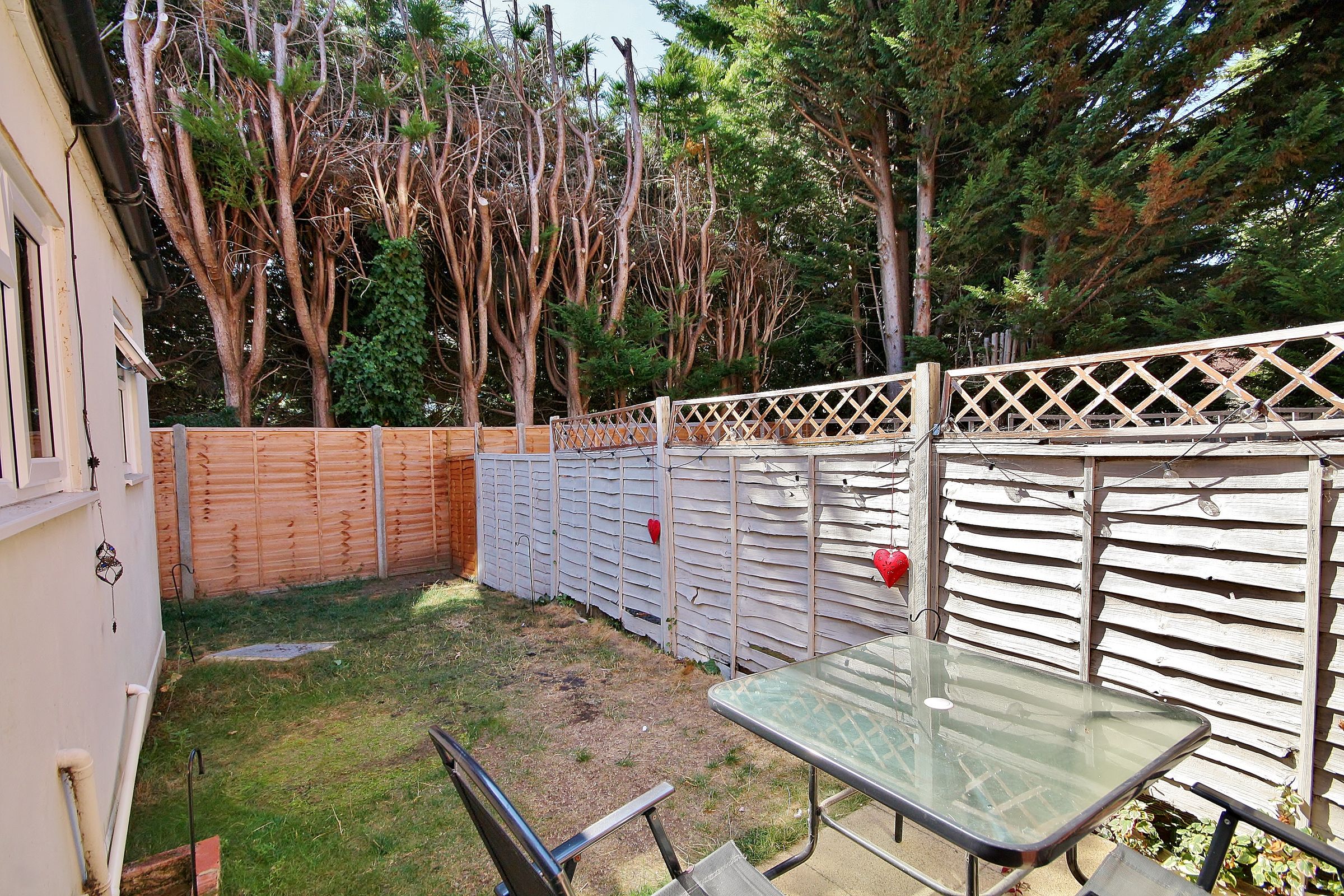 1 bed maisonette for sale in Maybury Hill, Woking, Surrey GU22 - Zoopla