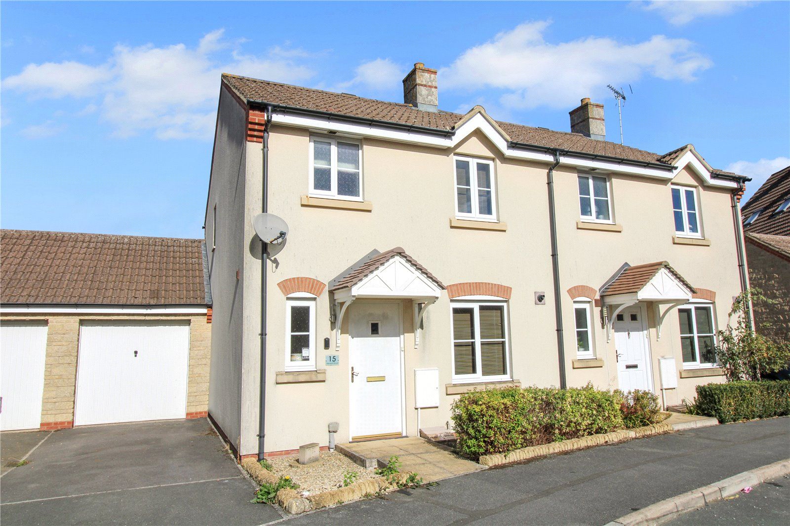 3 Bed Semi Detached House For Sale In Newson Road Swindon Wiltshire