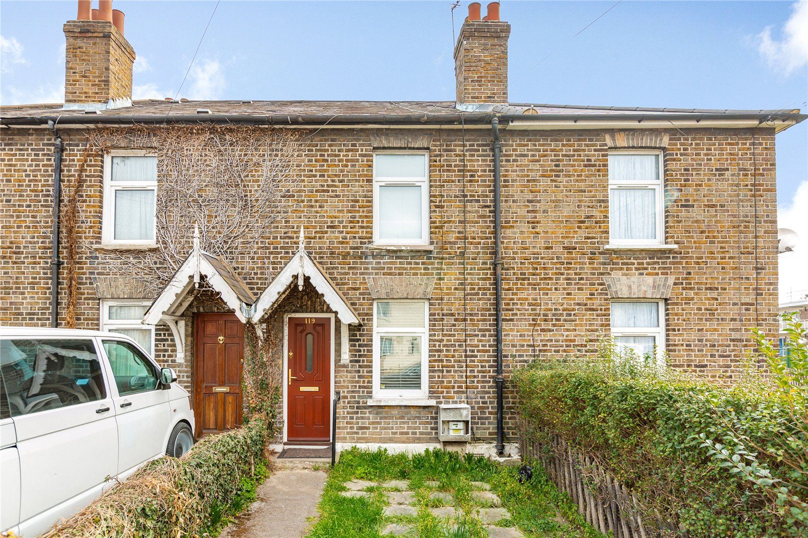 3 Bed Terraced House For Sale In Bennetts Castle Lane Dagenham Rm8