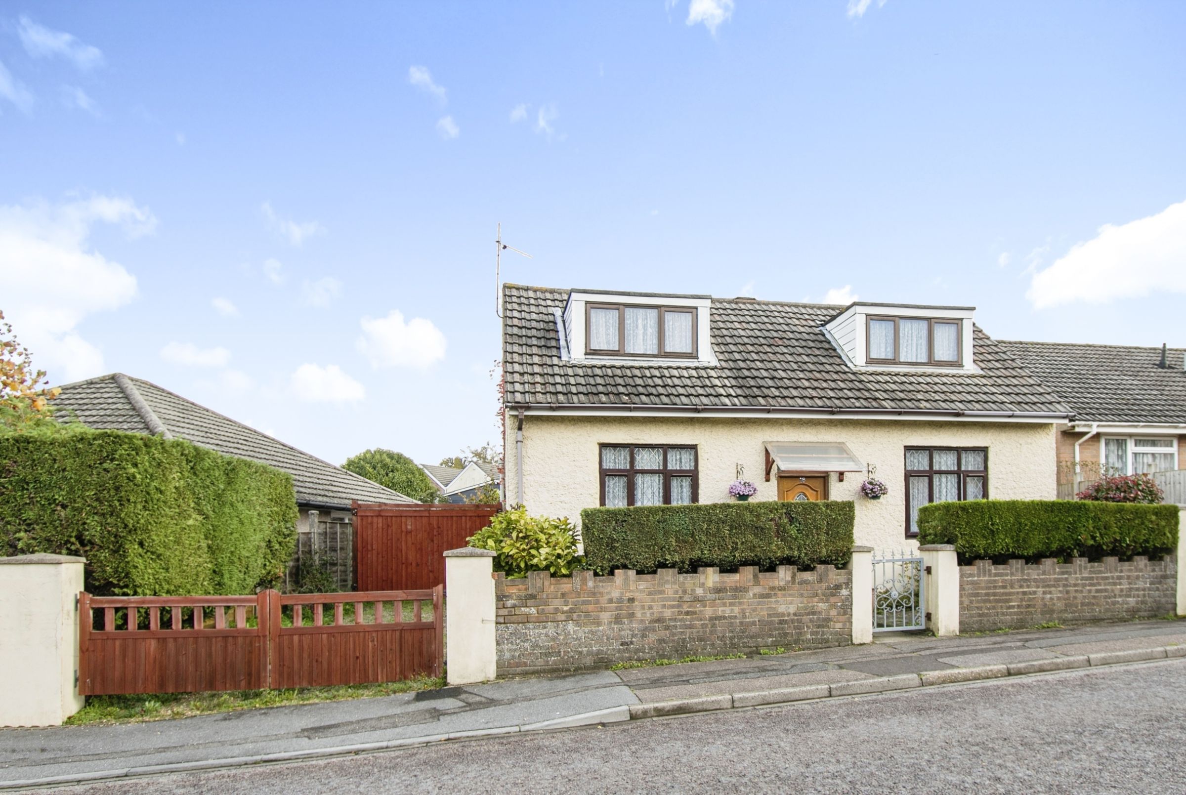 4 bed bungalow for sale in High Howe Lane, Bearwood, Bournemouth ...