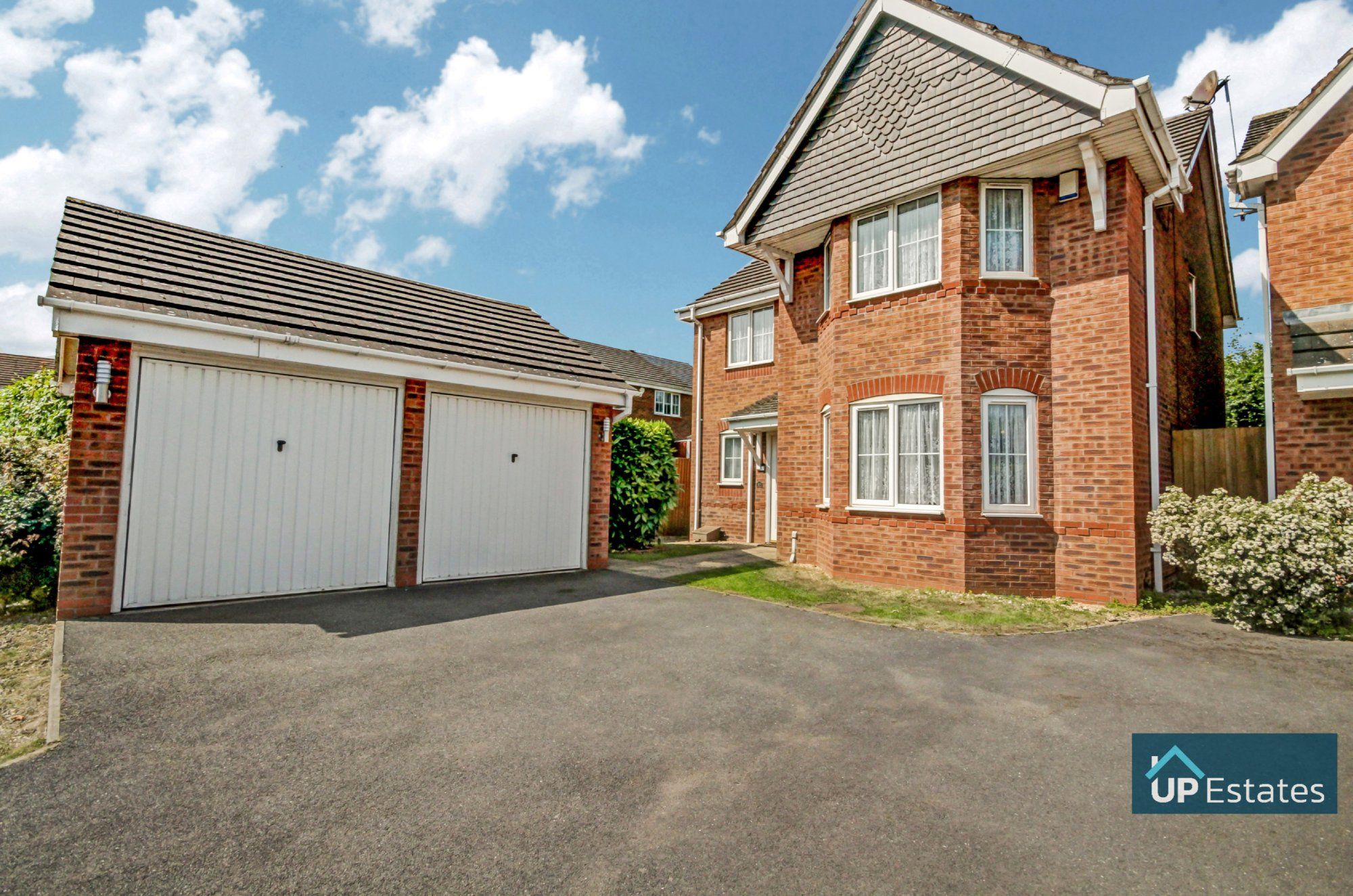 4 Bed Detached House For Sale In Mercers Meadow Keresley End Coventry