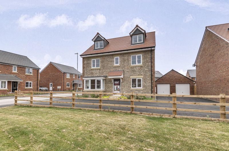 5 bed detached house for sale in Selman Drive, Falfield Grange ...