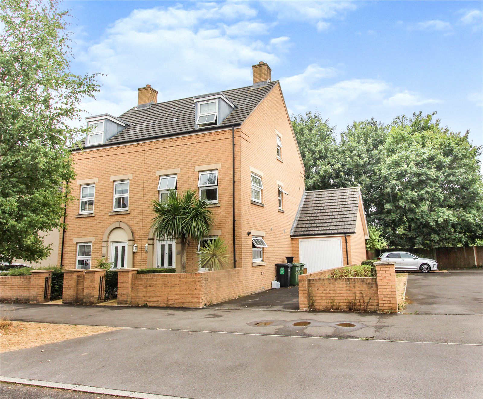 4 Bed Semi Detached House For Sale In Tinning Way Eastleigh Hampshire