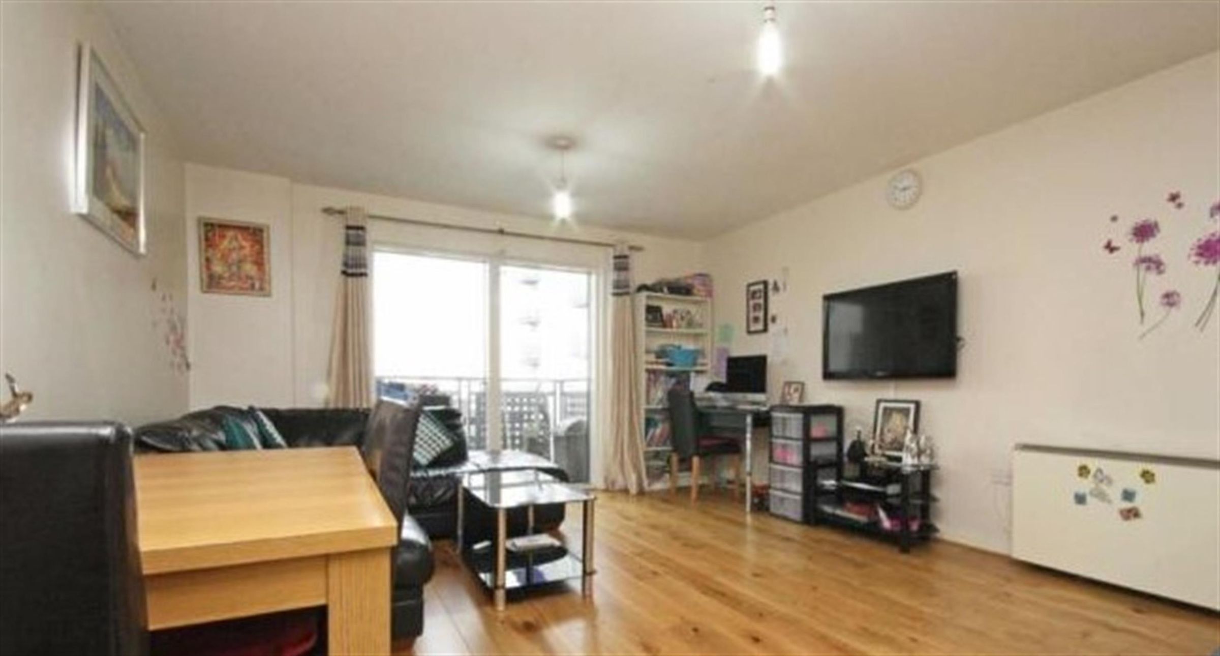 2 bed flat to rent in Prince Regent Road, Hounslow TW3 - Zoopla