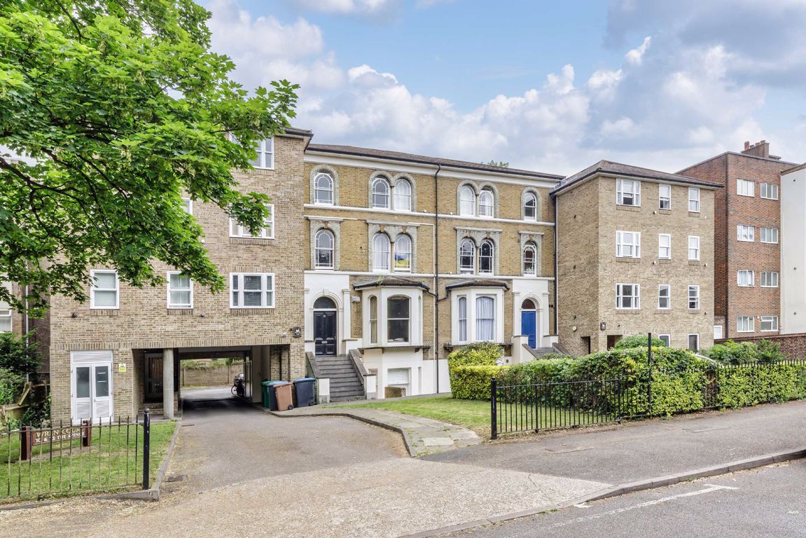 2 bed flat for sale in The Avenue, Berrylands, Surbiton KT5 - Zoopla