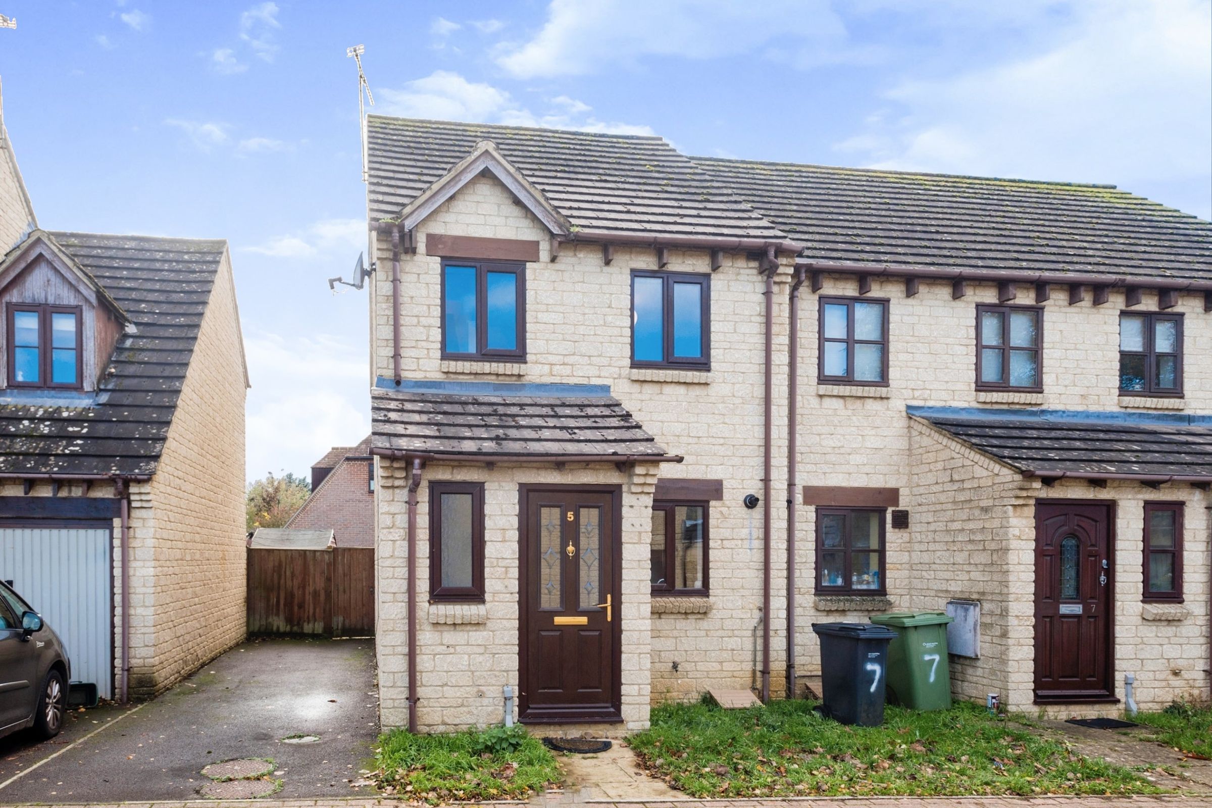 3 Bed Semi Detached House To Rent In The Green Shrivenham Swindon Sn6