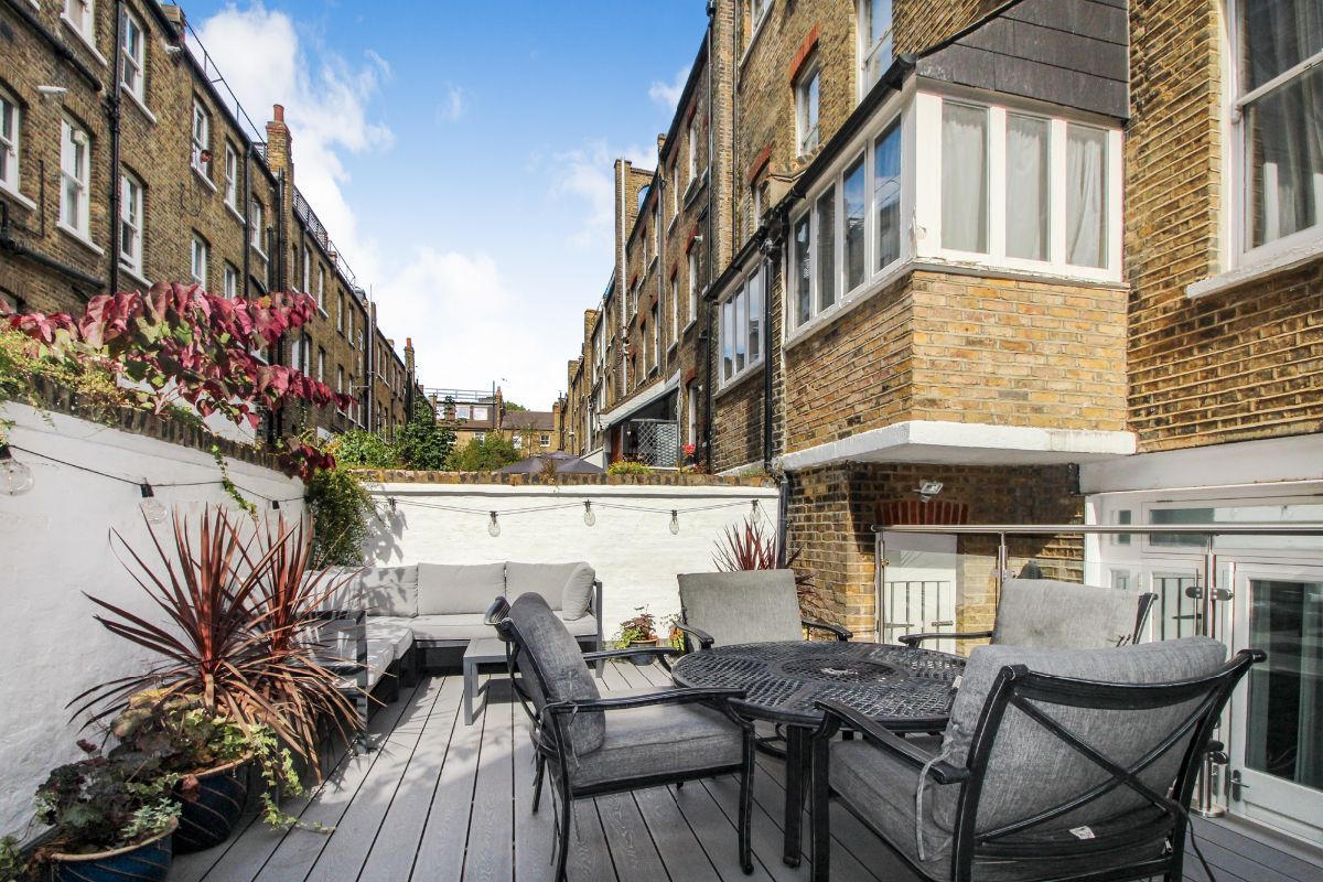 2 bed flat to rent in Perham Road, London W14 - Zoopla
