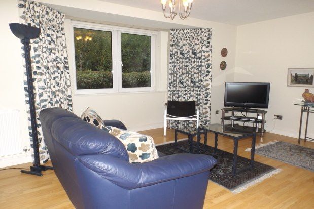 2 bed flat to rent in Halliard Court, Cardiff CF10 - Zoopla