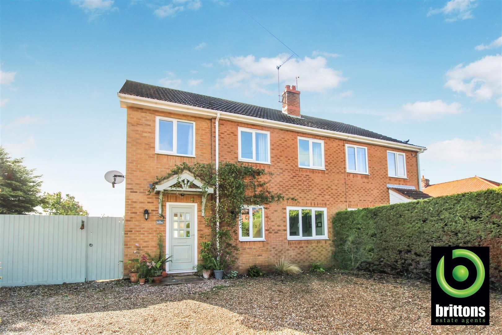 5 Bed Semi Detached House For Sale In Vong Lane Pott Row Kings Lynn