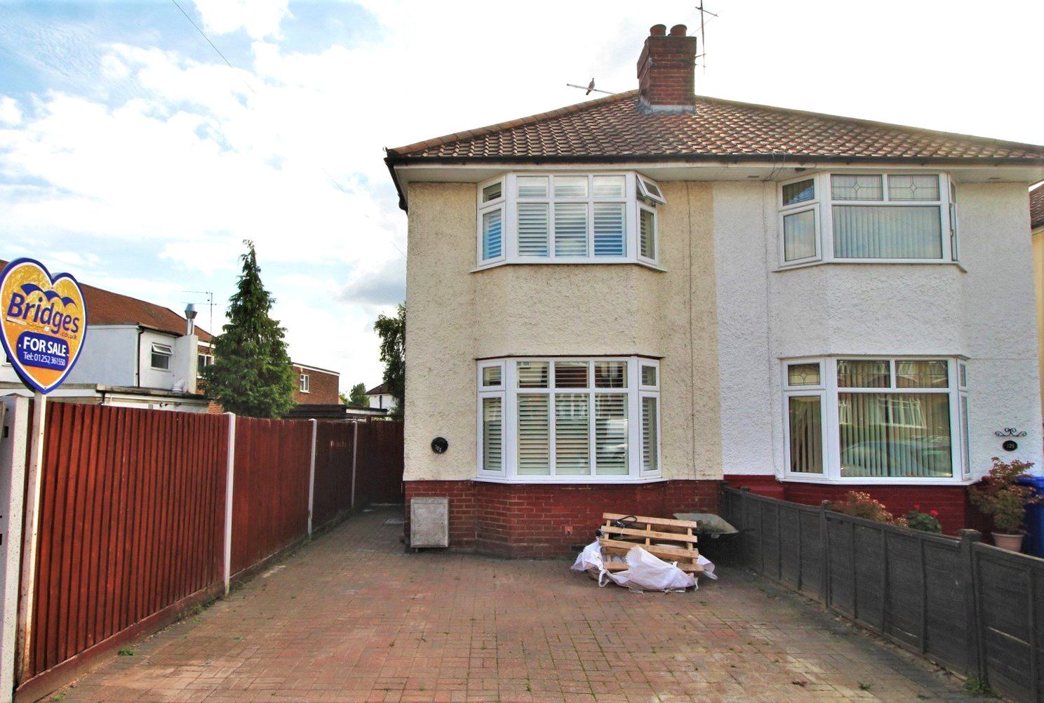 3 Bed Semi Detached House For Sale In Boxalls Lane Aldershot