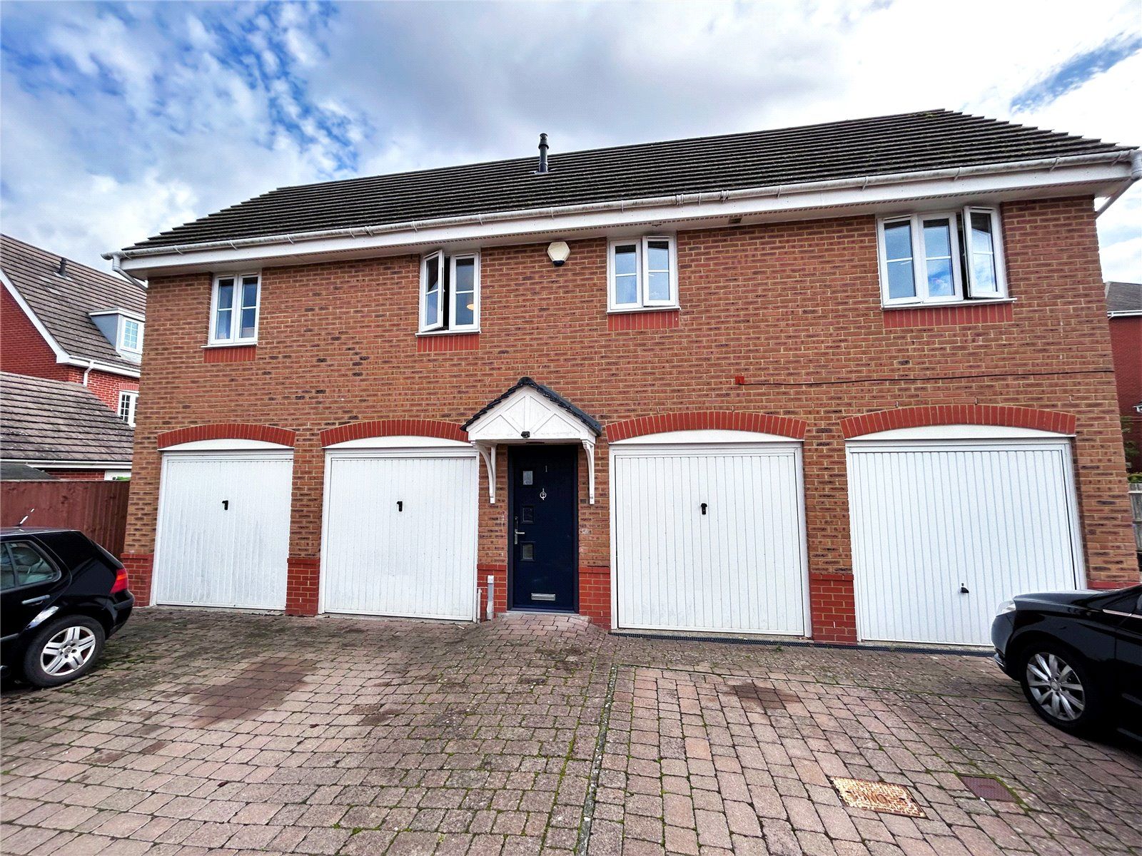 2 bed flat for sale in Fox Court, Aldershot GU12 - Zoopla