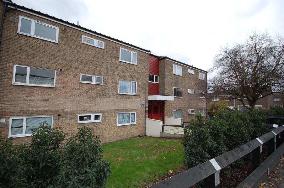 2 bed flat to rent in Avon Way, Colchester CO4 - Zoopla