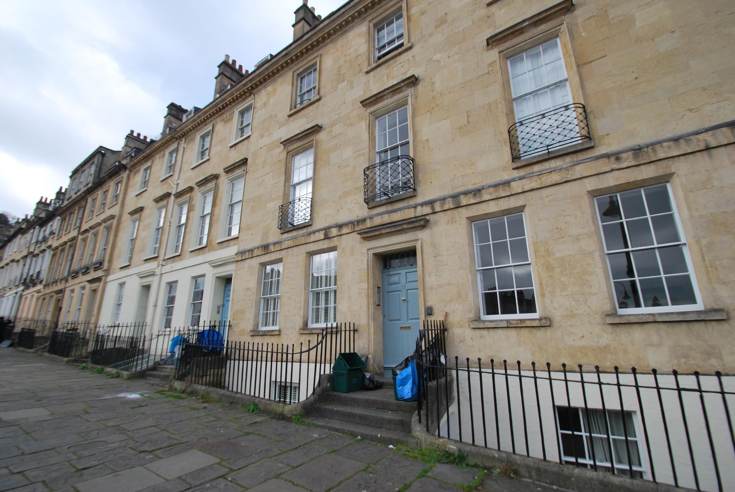 2 bed flat to rent in Walcot Parade, Bath BA1 - Zoopla