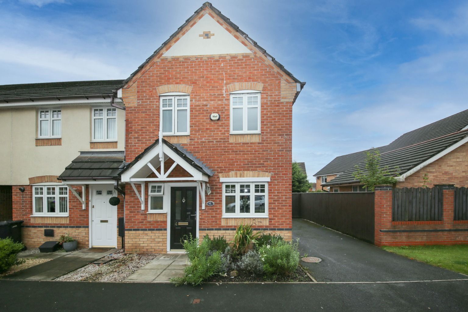 3 bed town house for sale in Crystal Close, Platt Bridge, Wigan ...