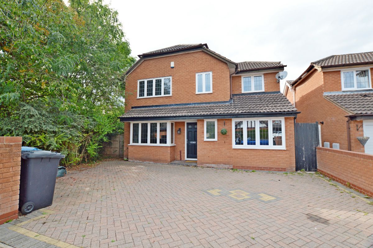 4 Bed Detached House For Sale In Moat Drive Drayton Bassett Tamworth