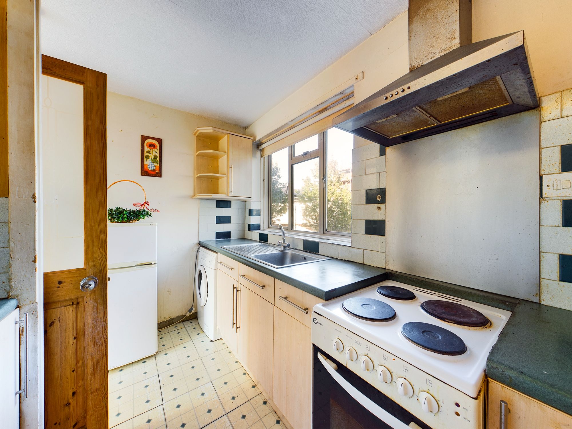 3 bed flat for sale in Cooks Road, London SE17 - Zoopla