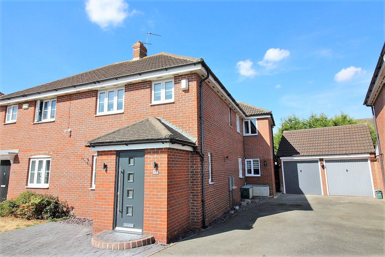 4 bed semi-detached house for sale in Hampstead Avenue, Clacton On Sea ...