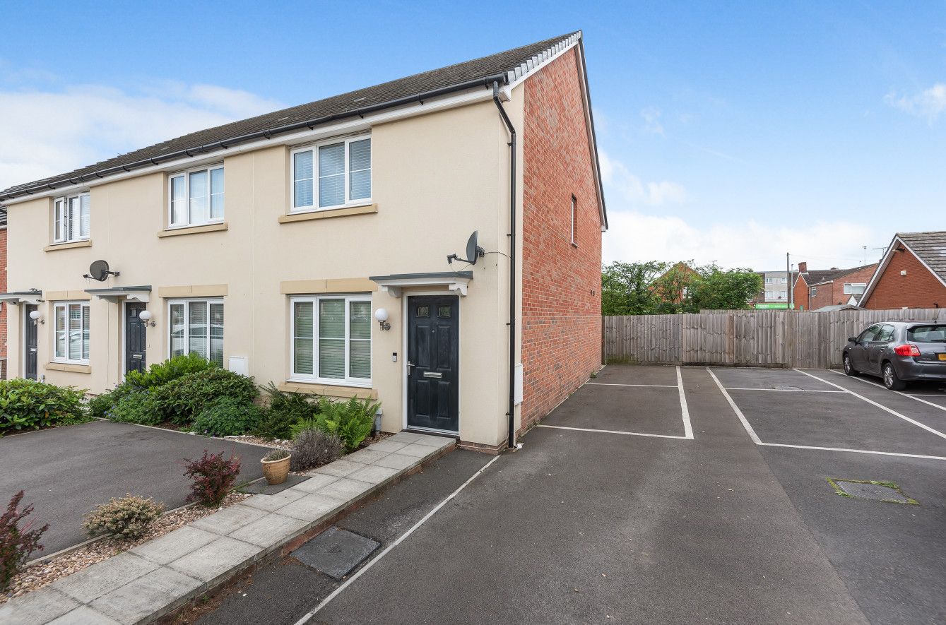2 Bed End Terrace House For Sale In Jutland Avenue Upper Stratton