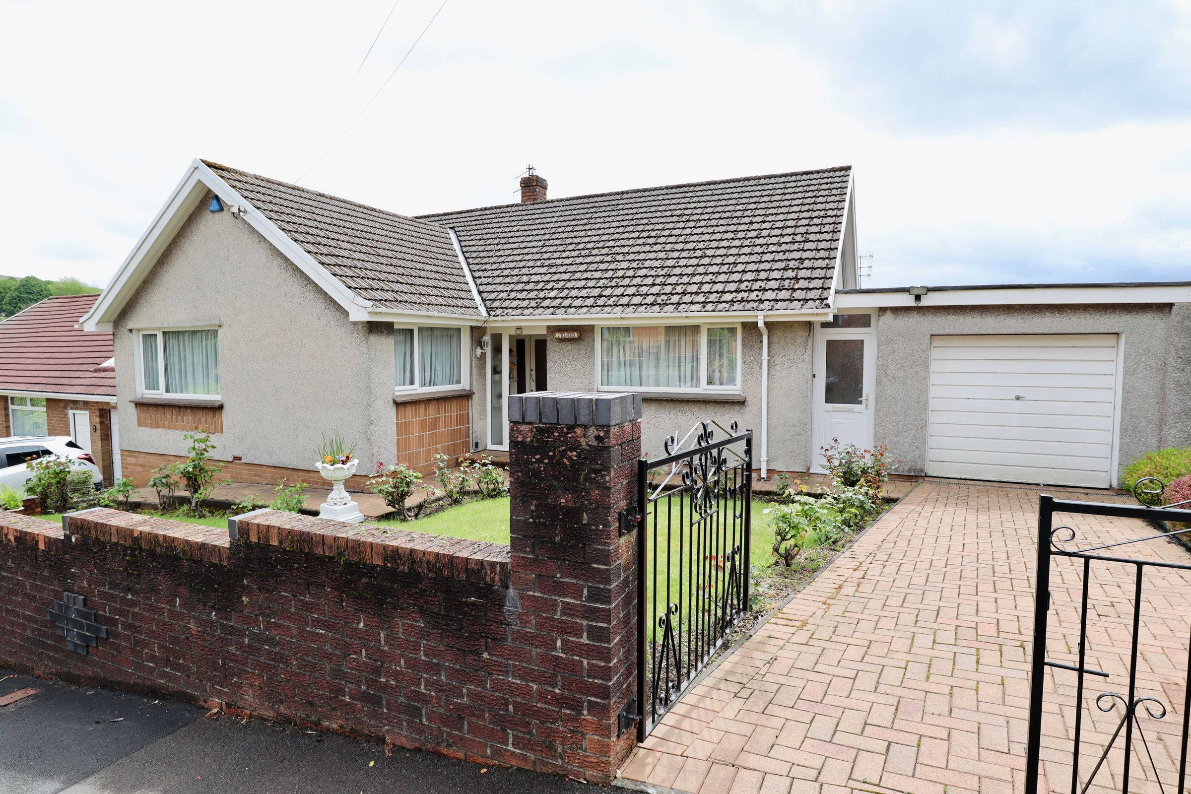 3 Bed Detached Bungalow For Sale In Penydarren Park Merthyr Tydfil