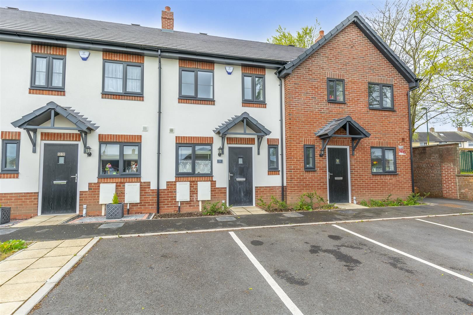 2 Bed Terraced House For Sale In Farnborough Road Clifton Nottingham