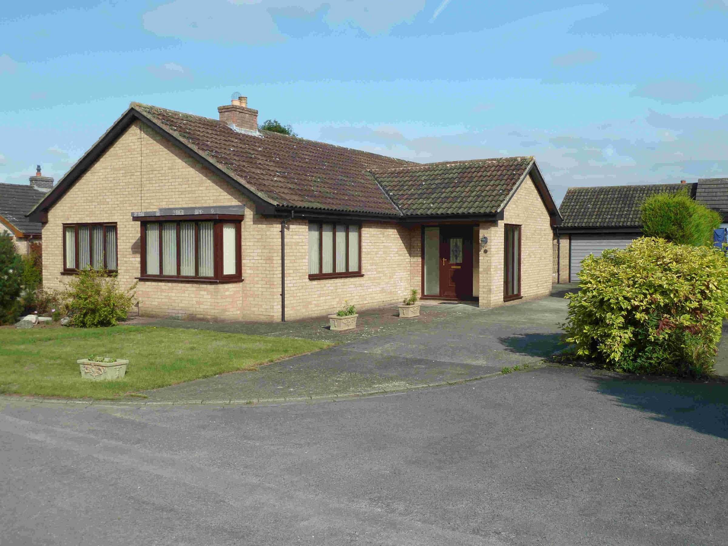 4 bed detached bungalow for sale in Sutton Drive, Northallerton DL7 ...