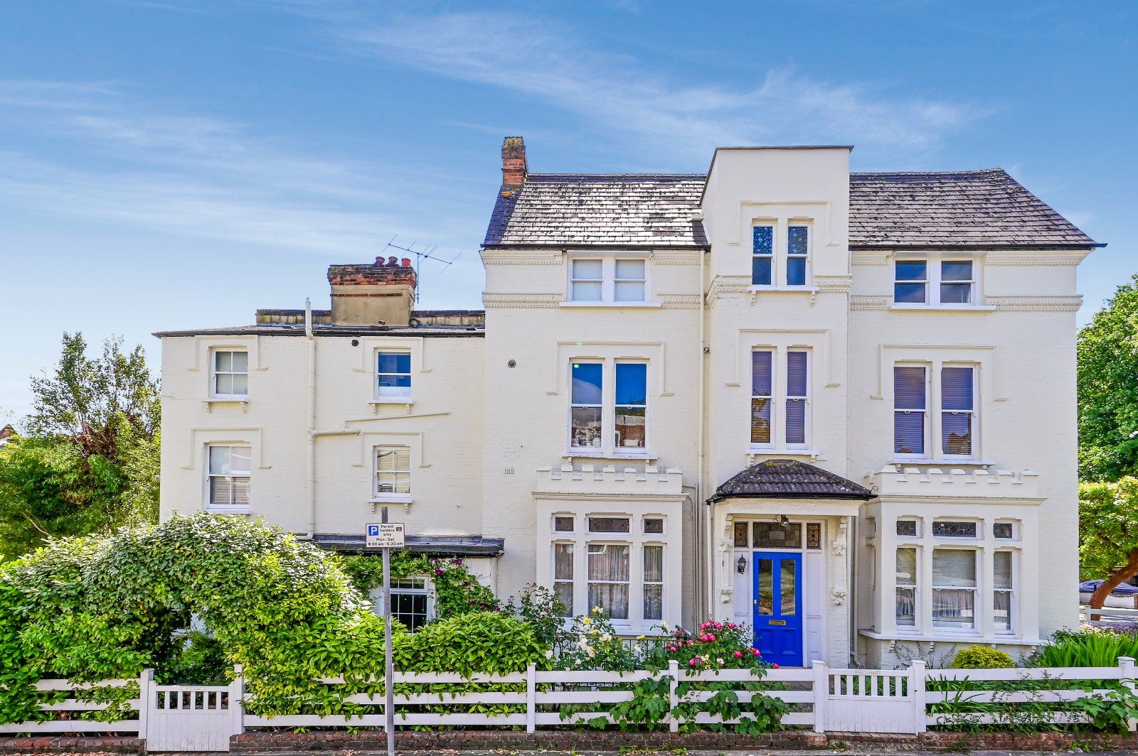 2 bed flat for sale in Woodside, London SW19 - Zoopla