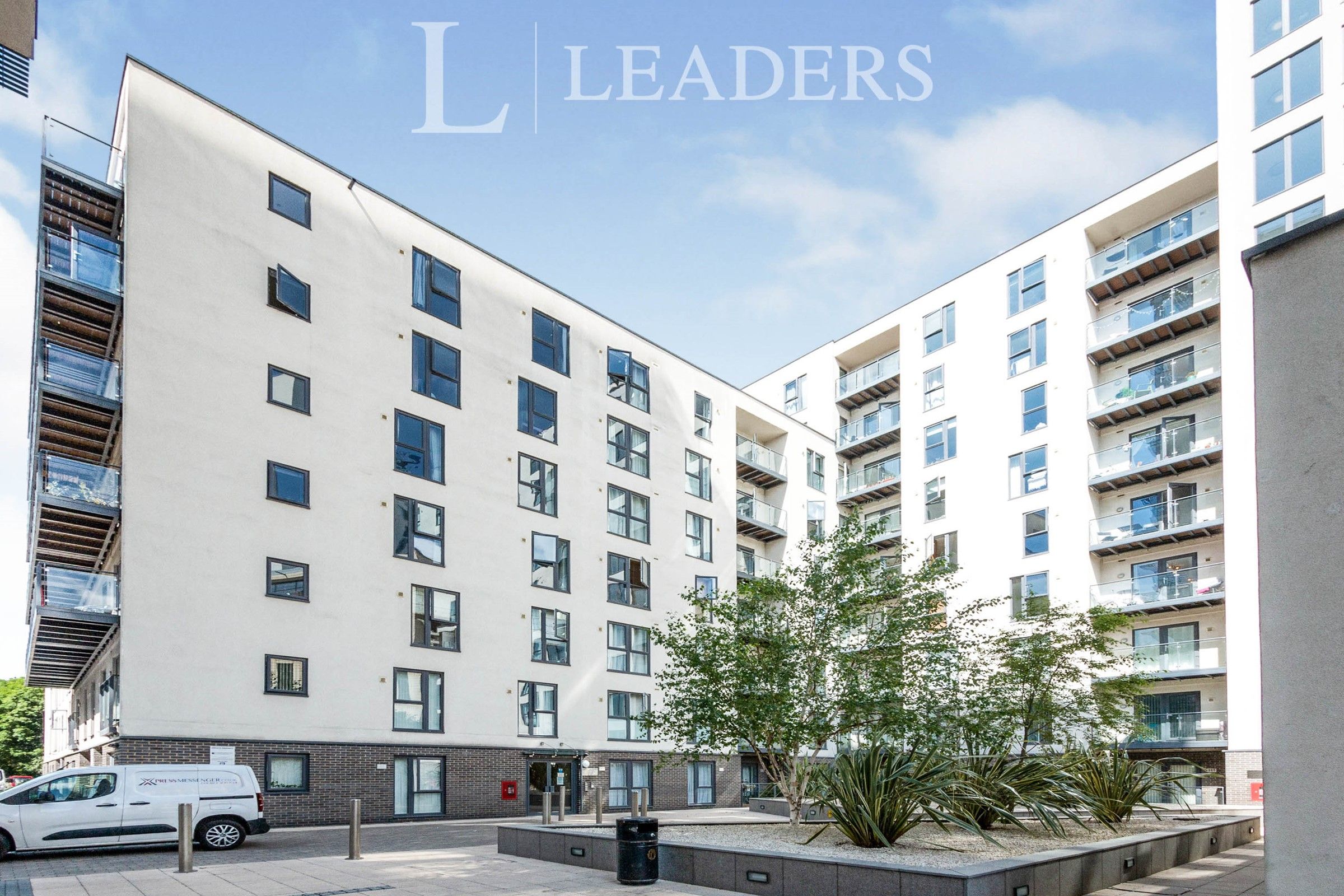 Studio to rent in Nankeville Court, Guildford Road GU22 - Zoopla