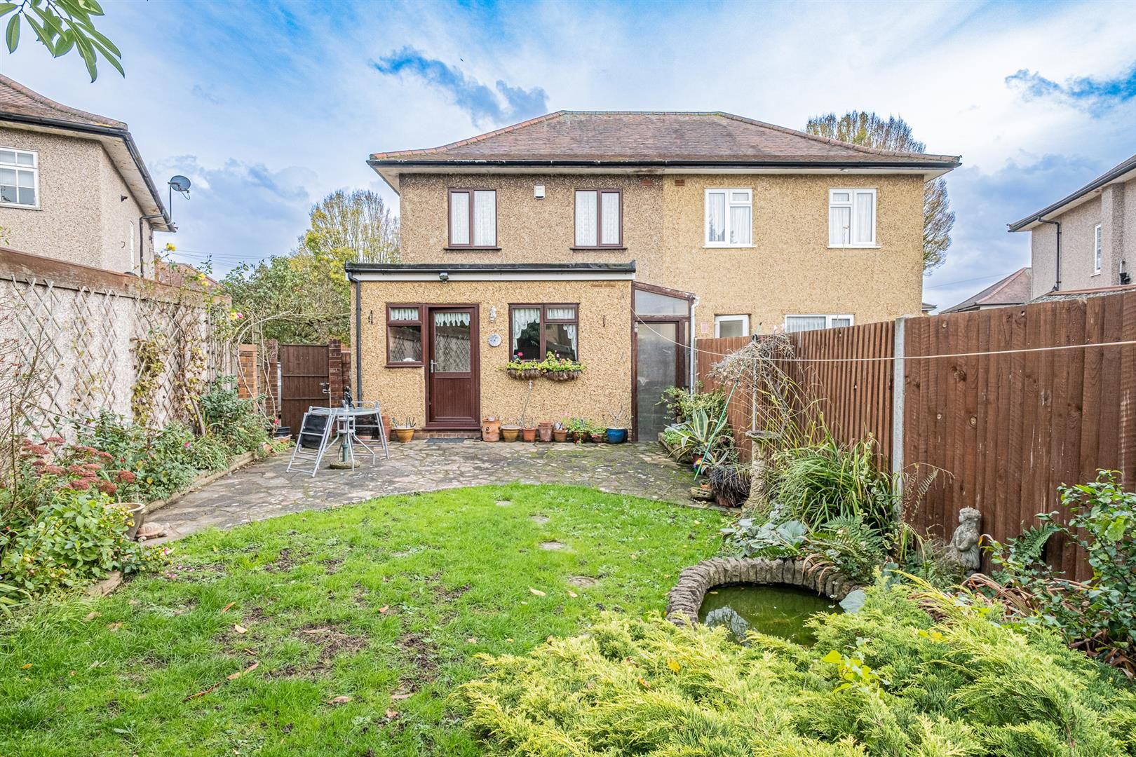 3 bed semi-detached house for sale in Raynton Drive, Hayes UB4 - Zoopla