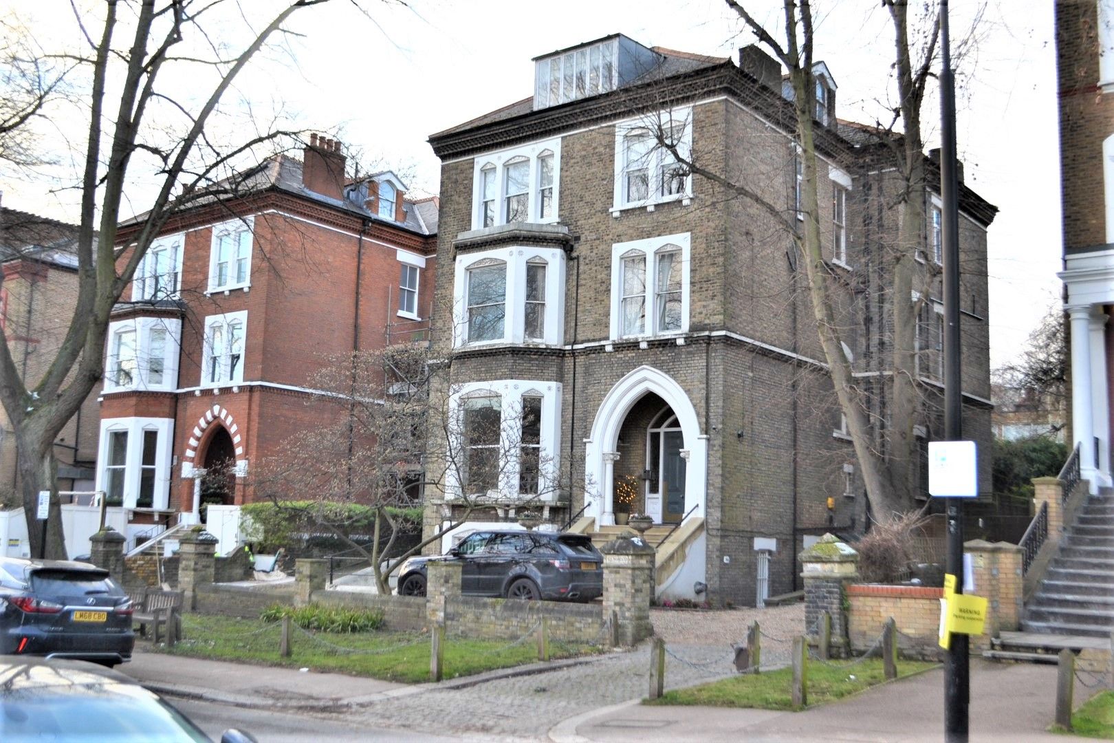 2 bed flat to rent in Belsize Avenue, Belsize Park, London NW3 - Zoopla