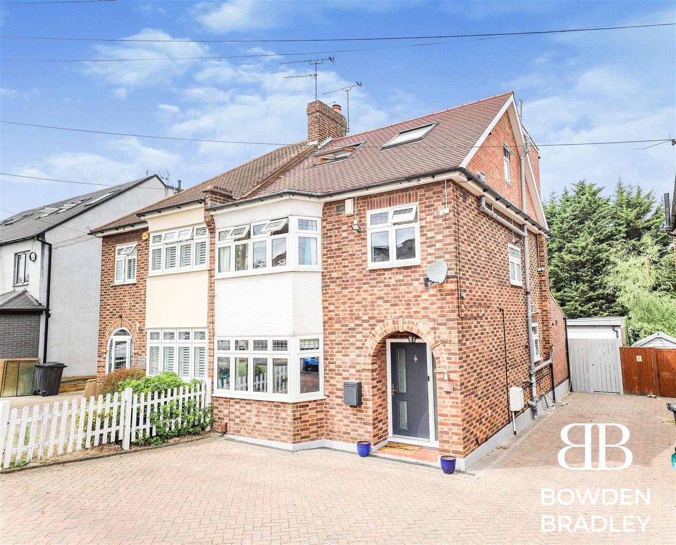5 Bed Semi Detached House For Sale In Summit Drive Woodford Green Ig8