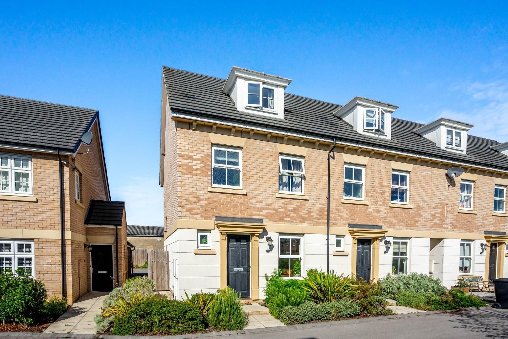 4 bed town house for sale in Miller Road, York YO30 - Zoopla