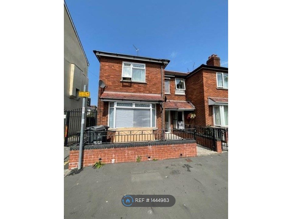 3 bed flat to rent in Brook Street, Cardiff CF11 - Zoopla