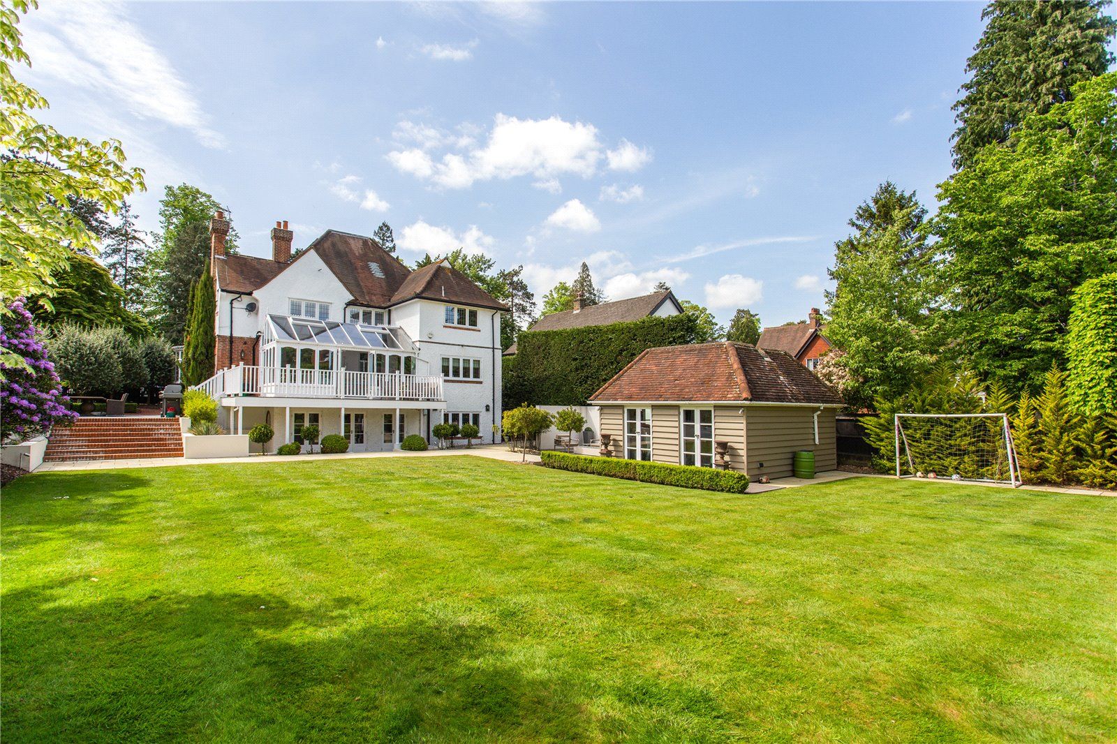 4 bed detached house for sale in Oval Way, Gerrards Cross ...