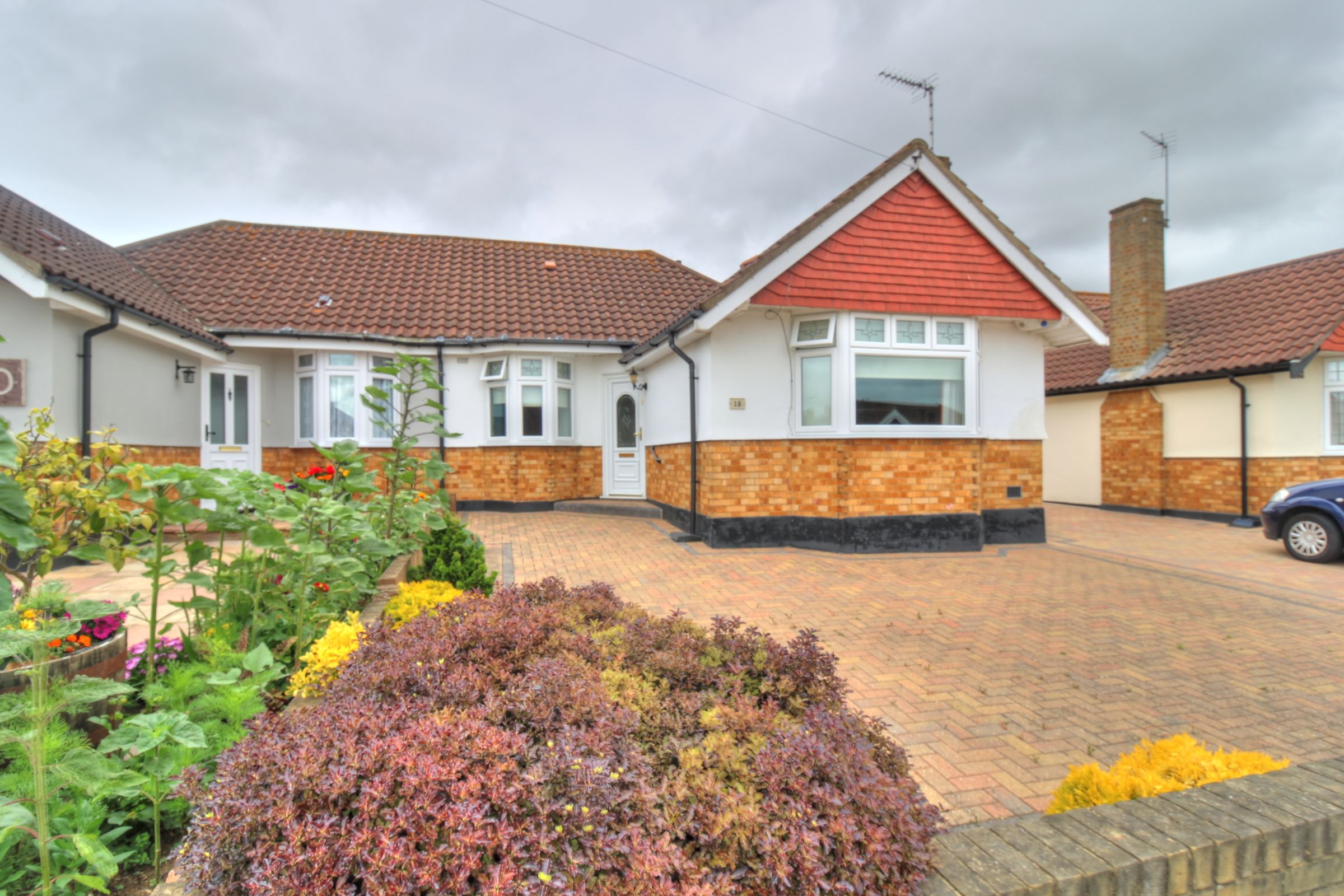3 Bed Semi Detached Bungalow For Sale In Dorkins Way Cranham