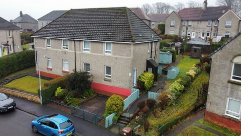 2 bed flat for sale in Carnock Crescent, Barrhead G78, £90,000 - Zoopla