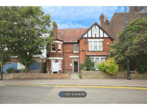 High Street, Tring HP23, 4 bed semi-detached house to rent, £2,200 pcm ...