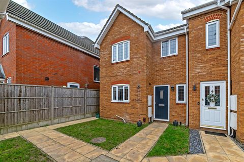 3 bed end terrace house for sale in Robins Close, London Colney, St ...