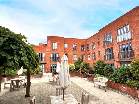 Caesars Place, Ockford Road, Godalming GU7, 2 bed flat for sale, £ ...