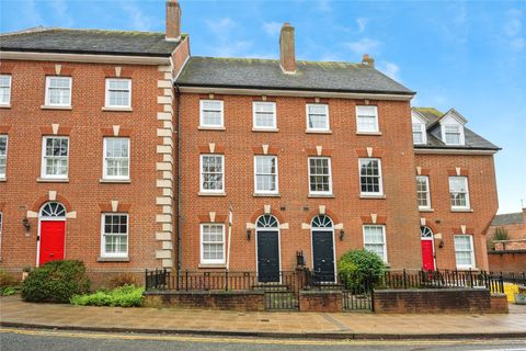 St. Nicholas Church Street, Warwick, Warwickshire CV34, 3 bed terraced ...