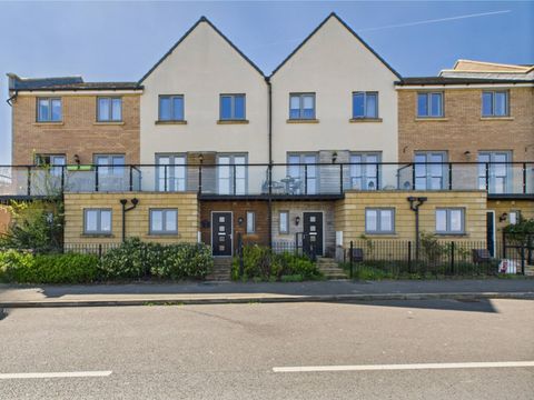 144 Kestrel Road, Corby NN17, 4 bed terraced house to rent, £1,400 pcm ...