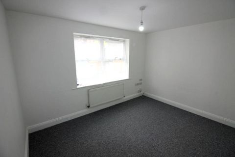 1 bed flat to rent in Hamilton Road, Bournemouth BH1, £775 pcm - Zoopla