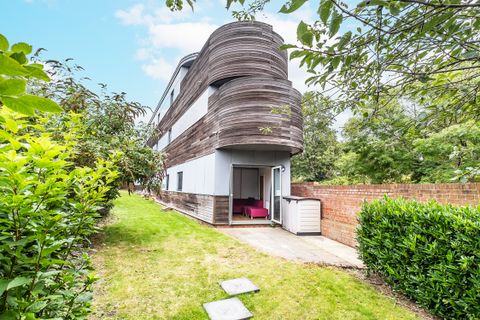 Norstead Place, London SW15, 2 bed flat for sale, £350,000 - Zoopla
